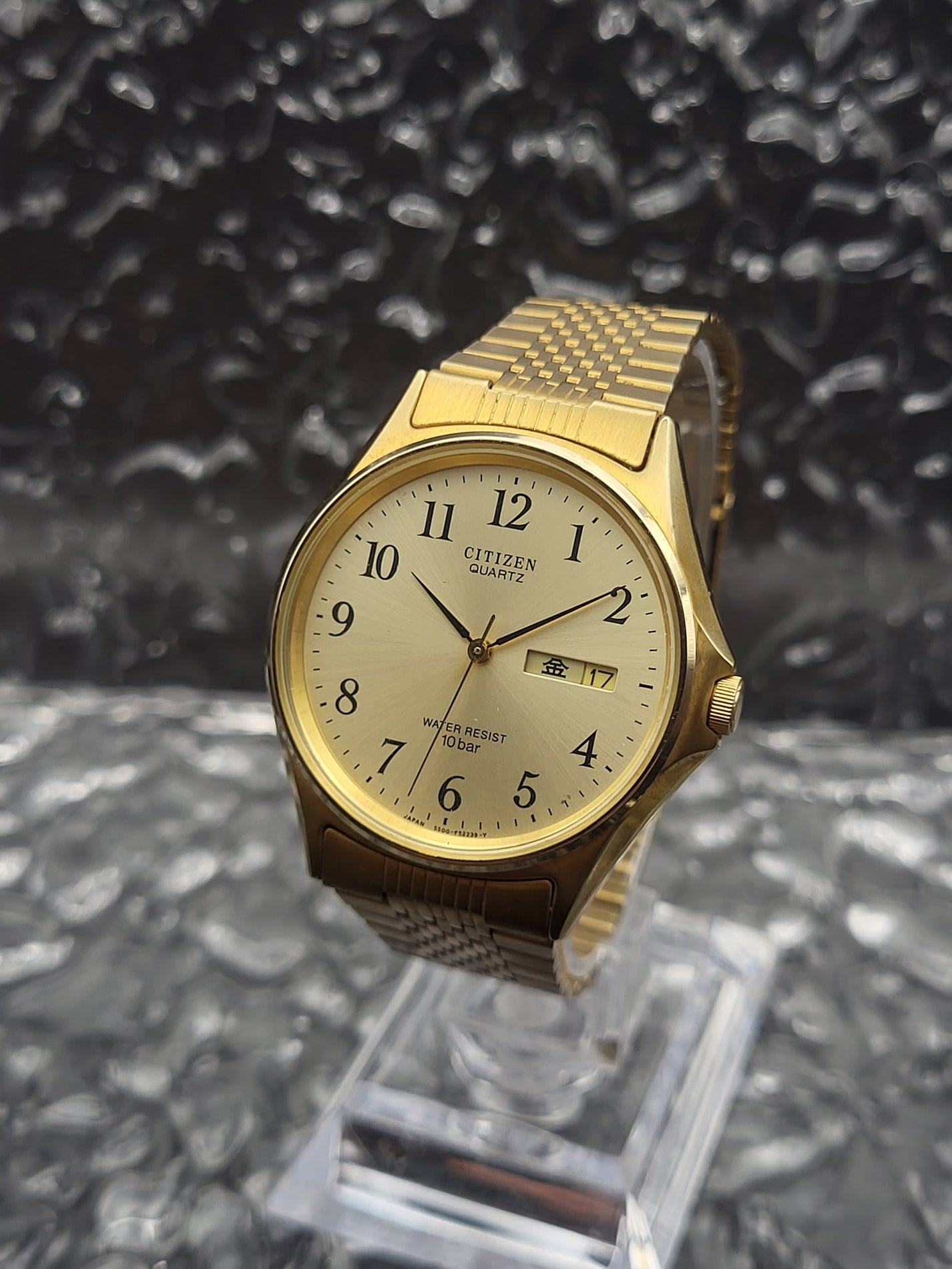 Gold Citizen 5500-F50123 K - Day Date - Kanji JDM – Red Robin Watches