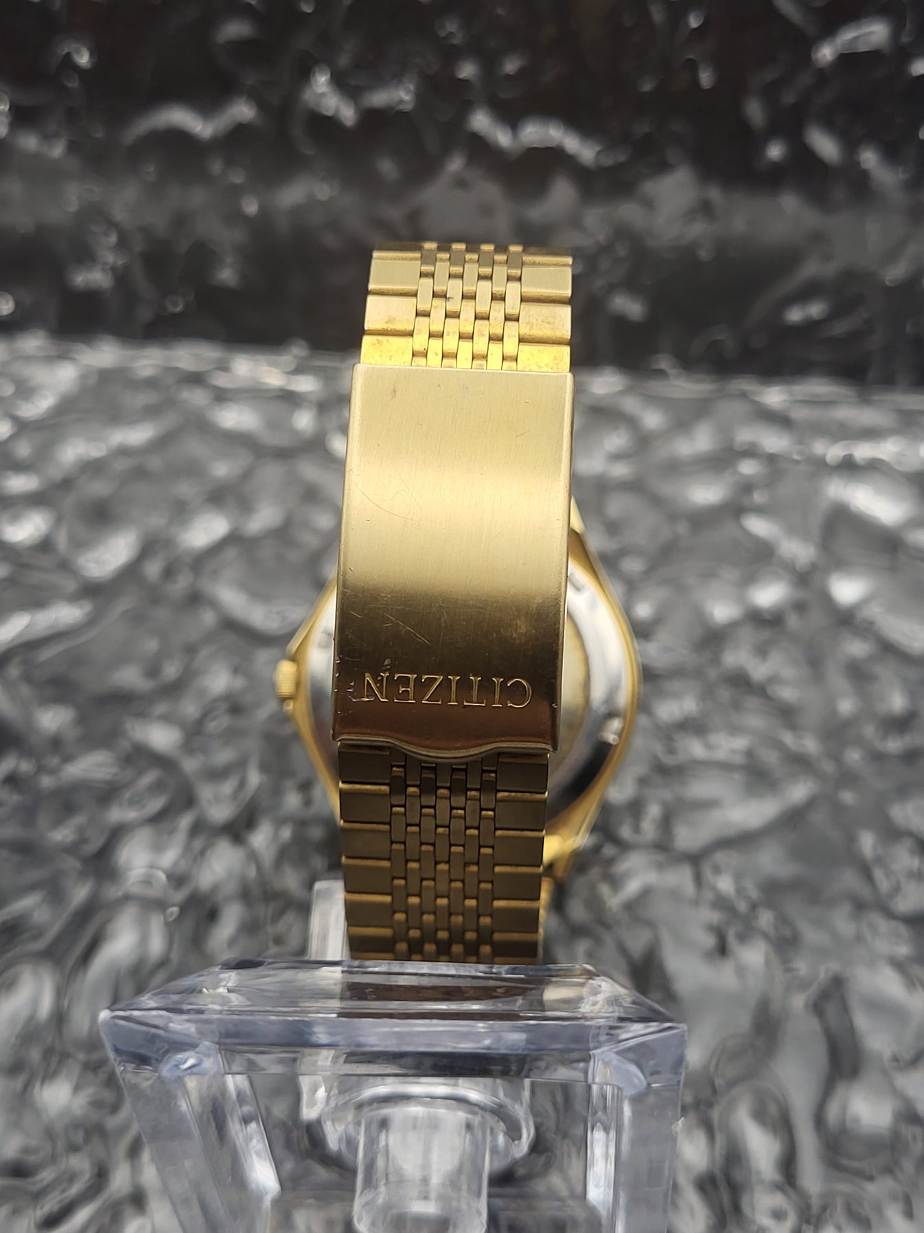 Gold Citizen 5500-F50123 K - Day Date - Kanji JDM – Red Robin Watches