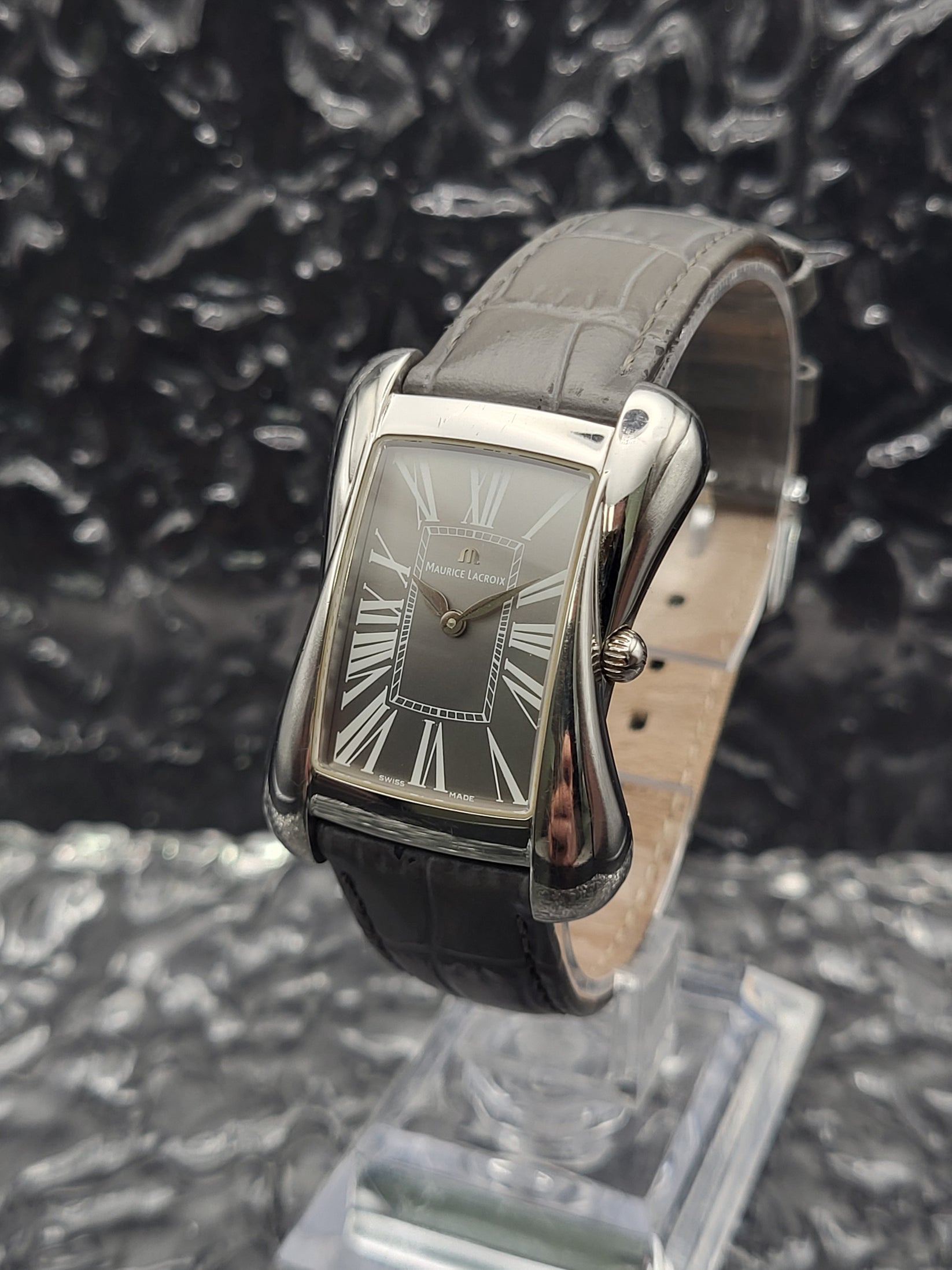 Maurice Lacroix Divina Tank - Ref. DV5012 - Quartz – Red Robin Watches